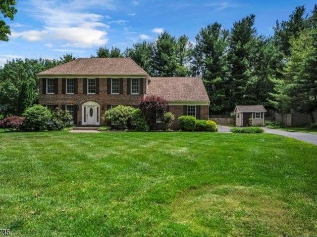 8 Glen Eagles Rd, Washington Township, NJ 07882