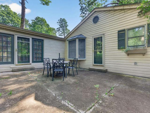 8 Golfview Drive