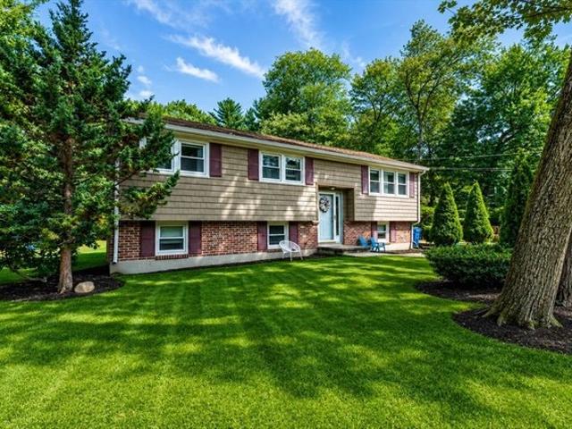 8 Governor Fuller Rd, Billerica, MA 01821