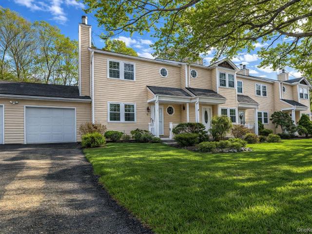 8 Huntington Commons, Unit 8, Yaphank, NY 11980 | MLS #975964 | Compass