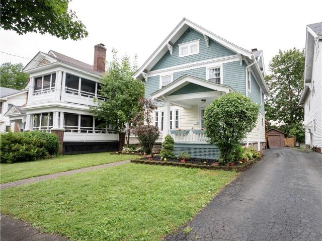 8 Huntington Place