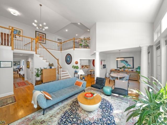 8 Hurlingham Club Road On