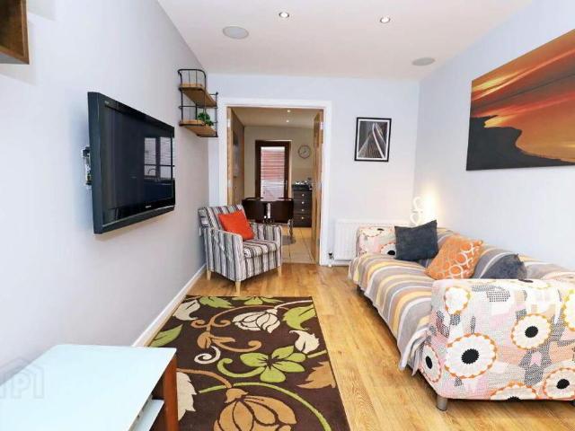 8 Hyndford Street, Belfast, BT5 5EN
