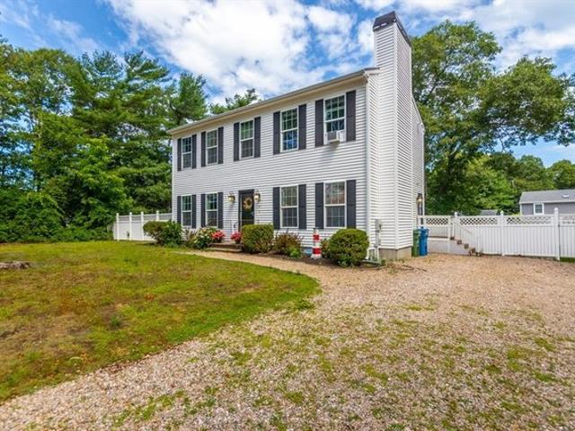 8 Hampden Rd, Falmouth, MA 02536