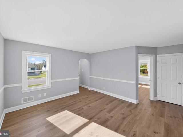8 Hanford Drive