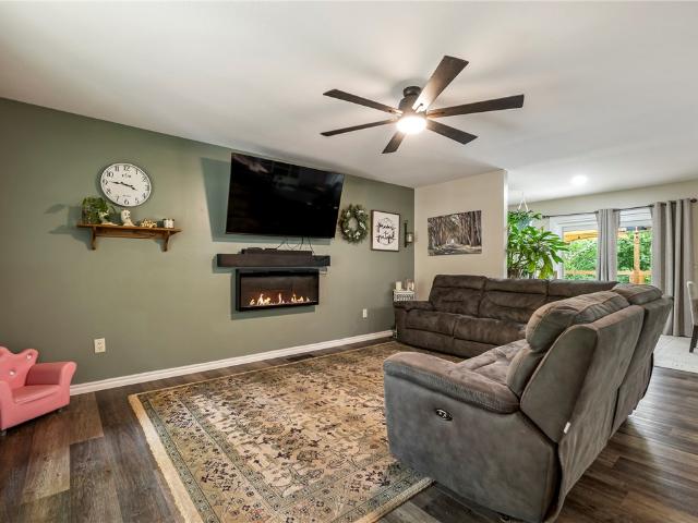 8 Harling Lane
