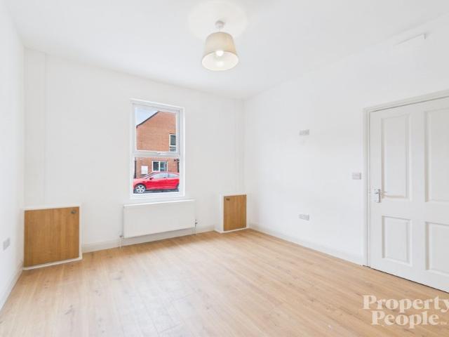 8 Harper Street, Belfast, BT5 4EN