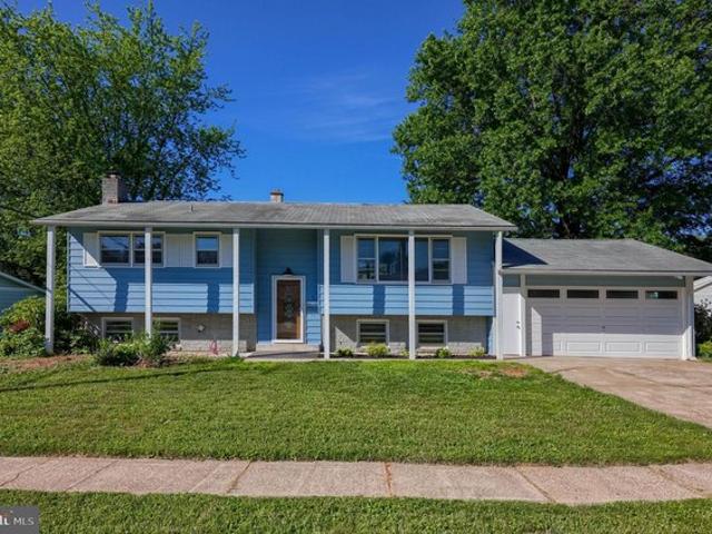 8 Heathglen Rd, Middletown, PA 17057
