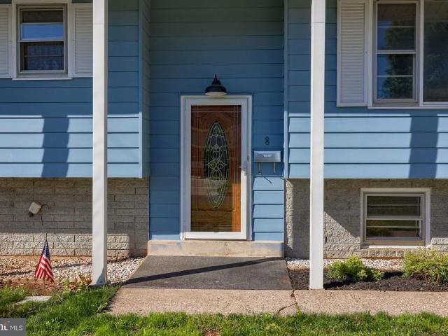8 Heathglen Road