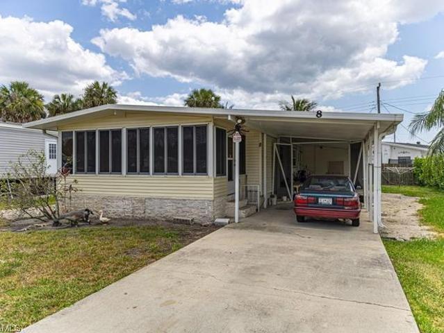 8 Henderson Dr, Naples, FL 34114