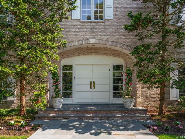 8 High Meadow Court