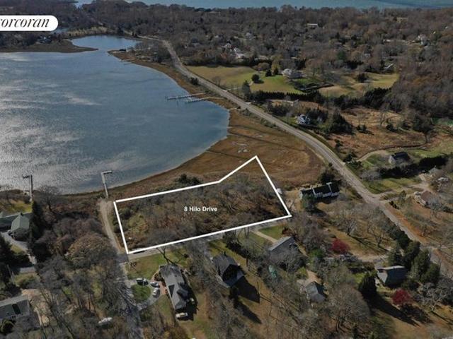 8 Hilo Dr, Shelter Island, NY 11964