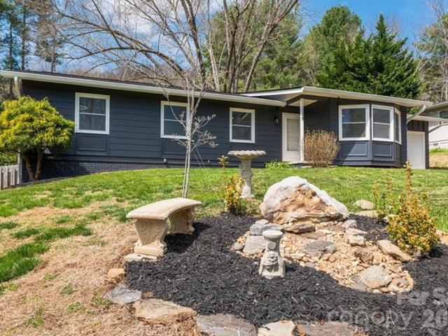 8 Hillview Rd, Asheville, NC 28805