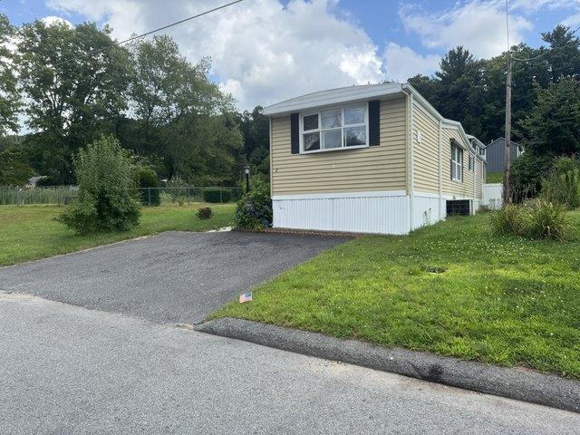 8 Hillpond Dr, Storrs, CT 06268