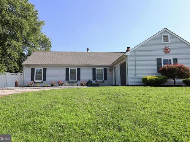 8 Holmes Lane