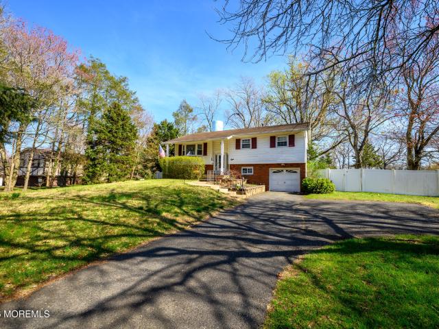 8 Holiday Road