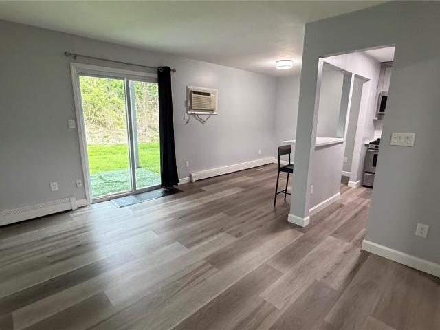 8 Ivy Court C