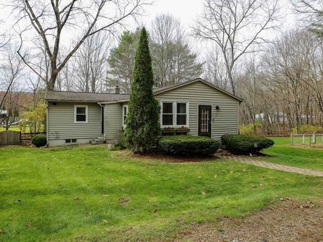 8 Juniper St, West Brookfield, MA 01585