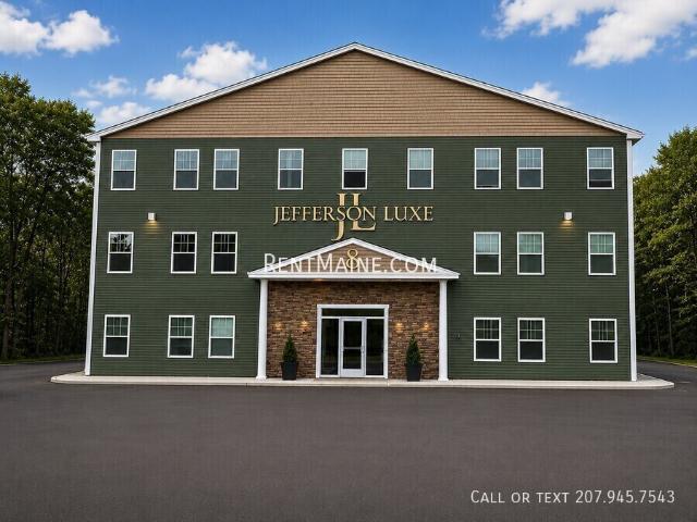 8 Jefferson Way Apt 2 beds, 1 full bath