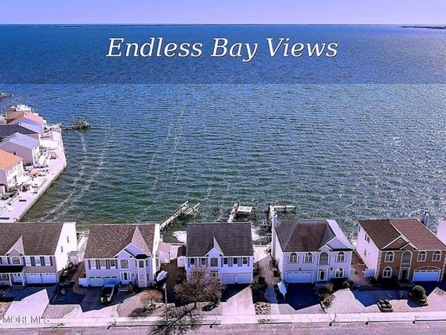8 Jibsail Dr, Bayville, NJ 08721