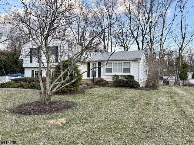 8 Johnston Dr, Morris Twp, NJ 07960