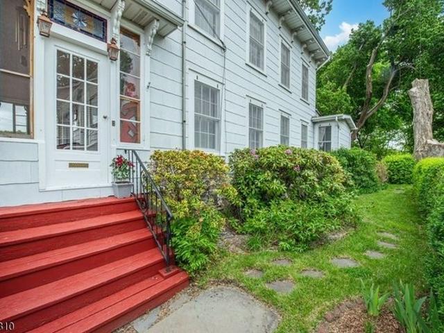 8 Kelly Pl, Stanhope, NJ 07874