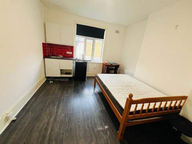 8 Kenton Road, Harrow, Harrow HA1, Studio to rent, £650 pcm | PrimeLocation