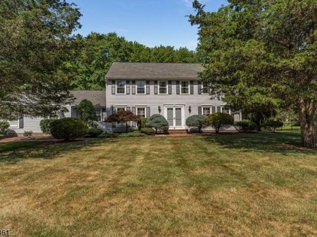 8 Kilmer Dr, Hillsborough Twp, NJ 08844