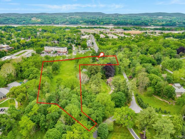 8 Kingwood Park