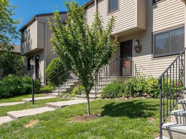 8 Knightsbridge Unit C, Poughkeepsie, NY 12603