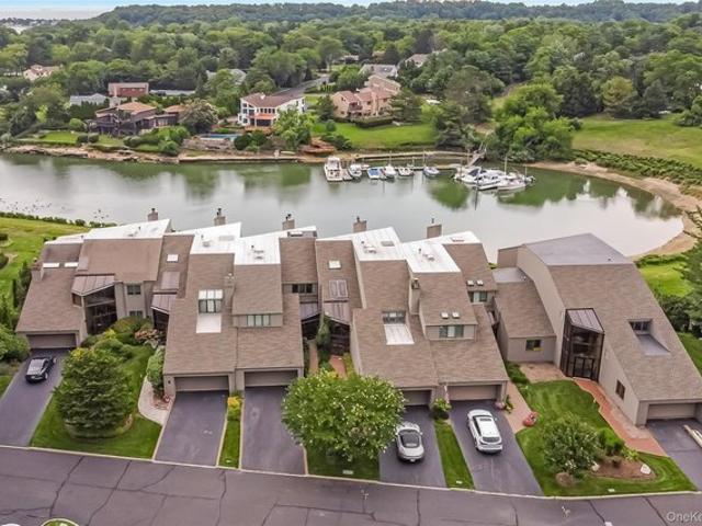 8 Lady Janes Way, Northport, NY 11768