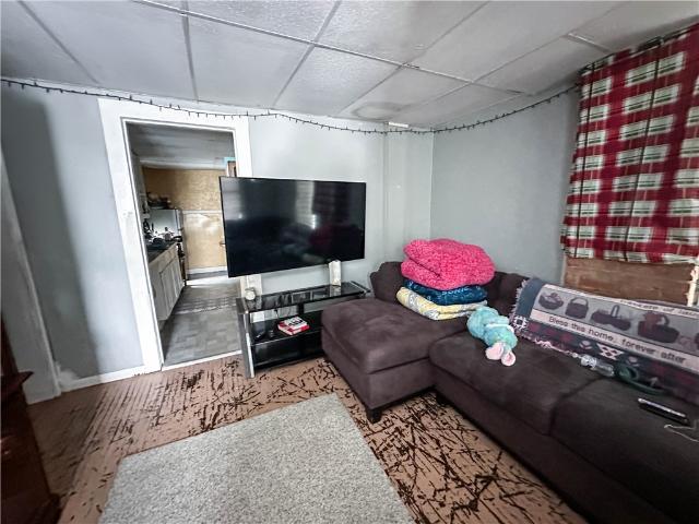 8 Lamont Pl, Rochester, NY 14609 | MLS #R1662 | Compass
