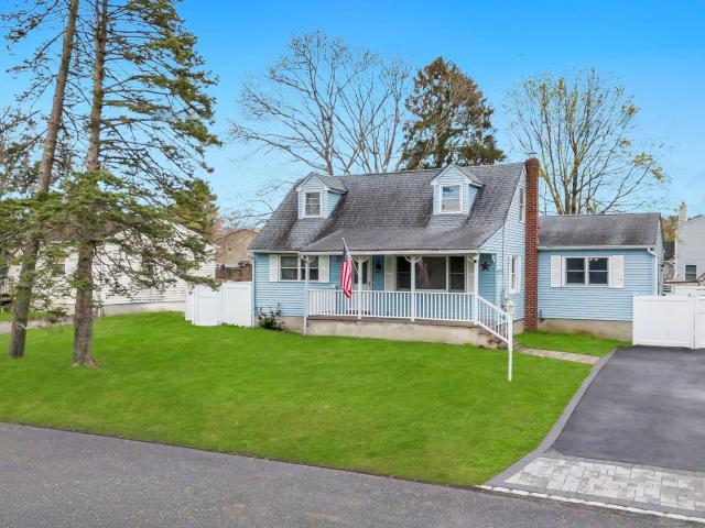 8 Lama Dr, Shirley, NY 11967 | MLS #971274 | Compass