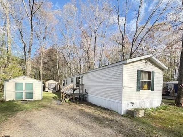 8 Larivierre Ln, Dayton, ME 04005