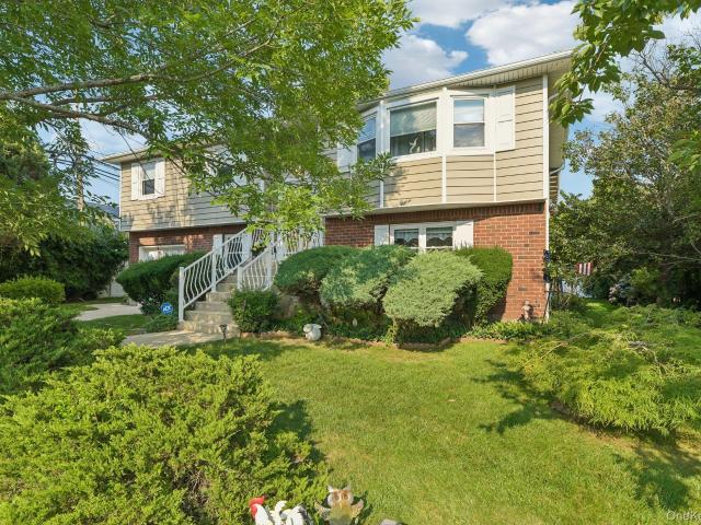 8 Laurel Lane