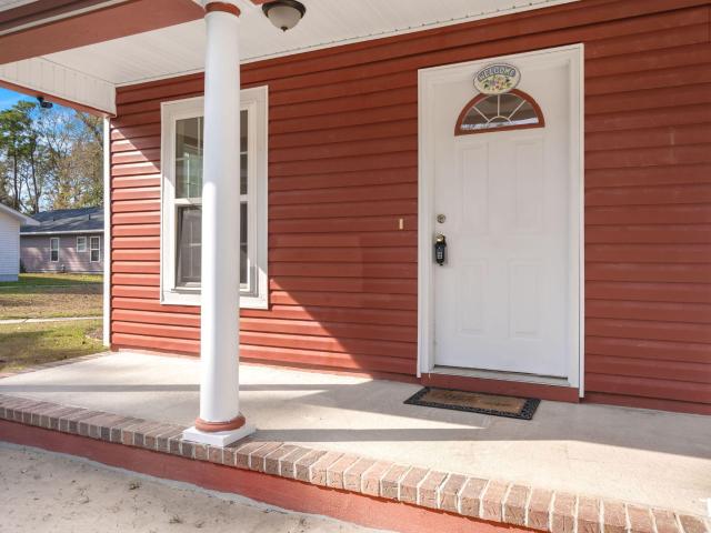 8 Laurel Leaf Ln, Charleston, SC 29412 | MLS #26001 | Compass