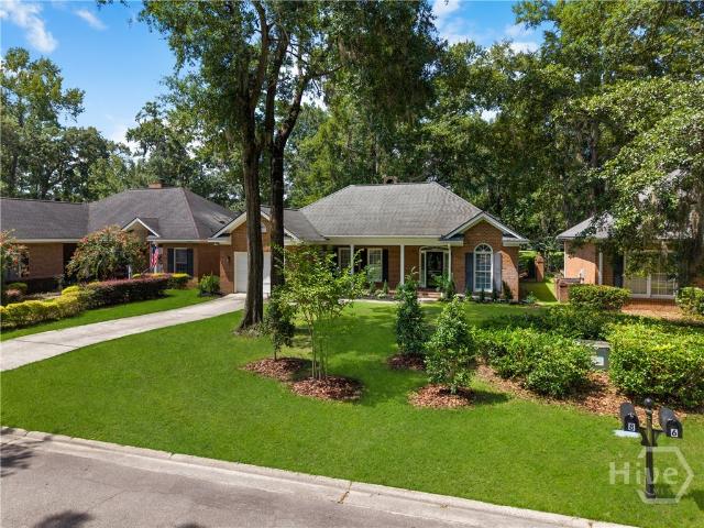 8 Laurel Oak Court
