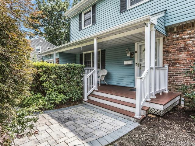 8 Lenmore Drive