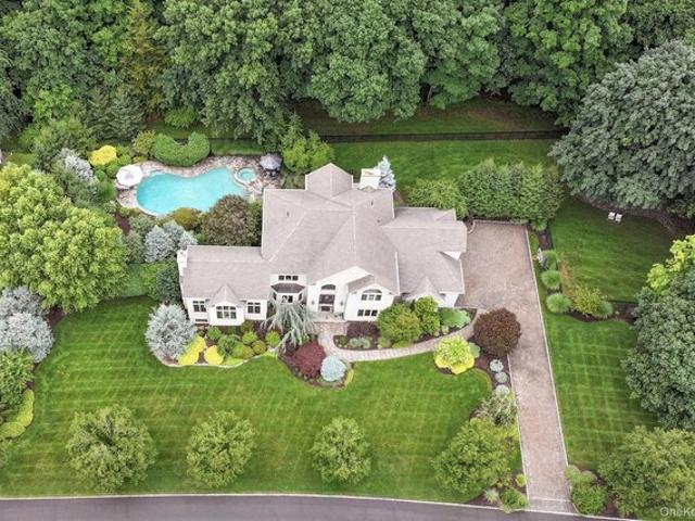 8 Lety Ln, Suffern, NY 10901