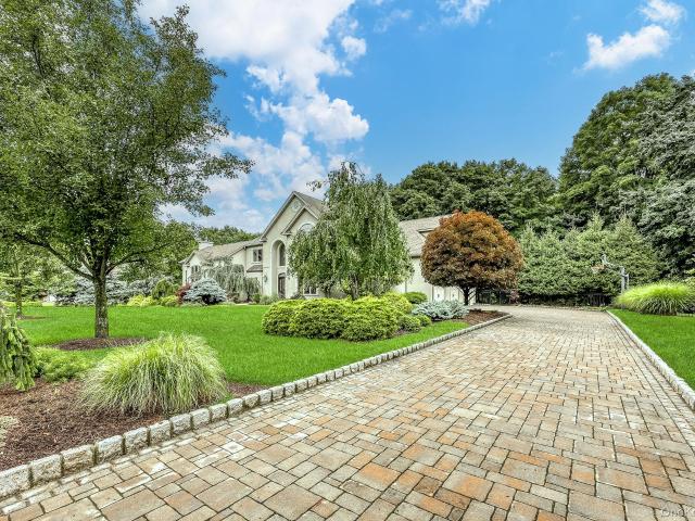 8 Lety Lane