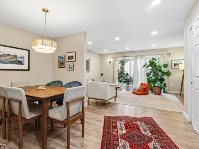 8 Lindsey Ct