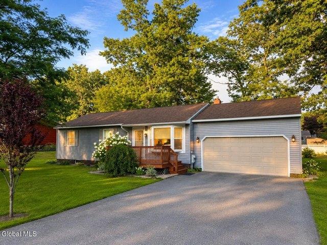 8 Little St, Hudson Falls, NY 12839