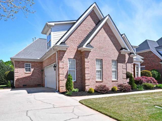 8 Lone Oak Ave, Simpsonville, SC 29681 | MLS #1575 | Compass