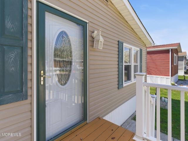8 Longfellow Road