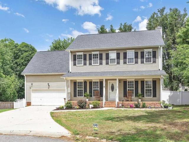 8 Longspur Ct, Simpsonville, SC 29680