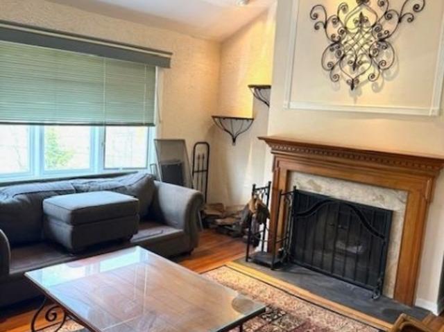 8 Loyola Ct