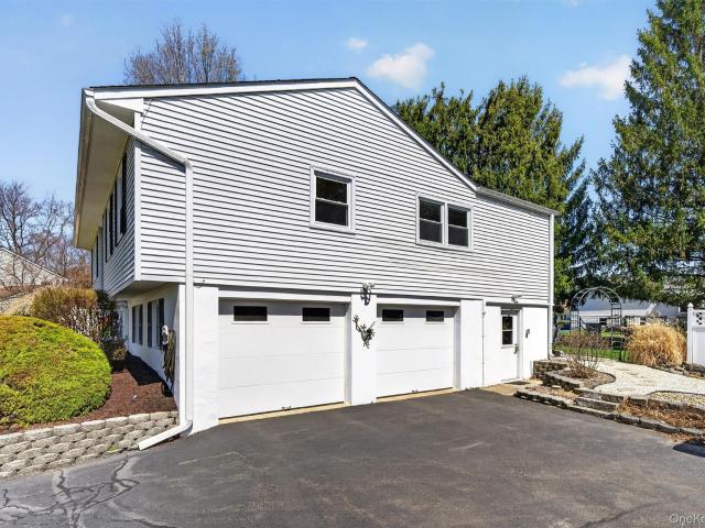 8 Puritan Lane
