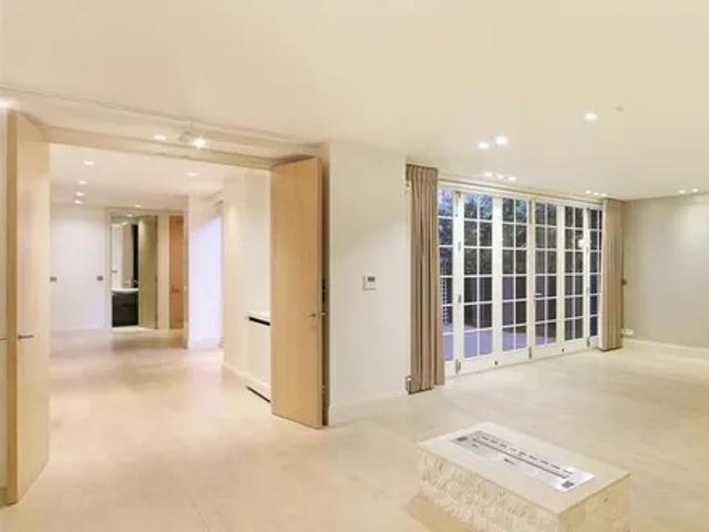 8 Palace Gate, London, W8 5NF, United Kingdom | 3 bed duplex for rent #139475243 | Rentberry