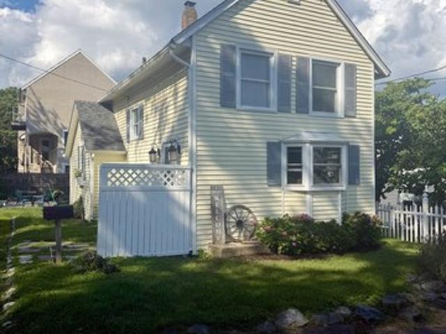 8 Paris St, Milford, CT 06460