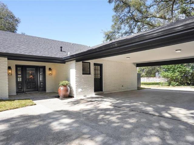 8 Park Island Drive
